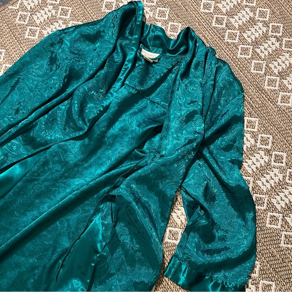 Victoria's Secret | Intimates & Sleepwear | Euc Victorias Secret M Gold ...